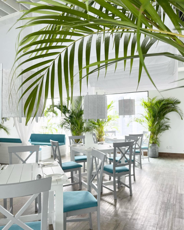 Puteh Rooftop Bar Melaka: The Coolest Bar In Town With Santorini Vibes ...