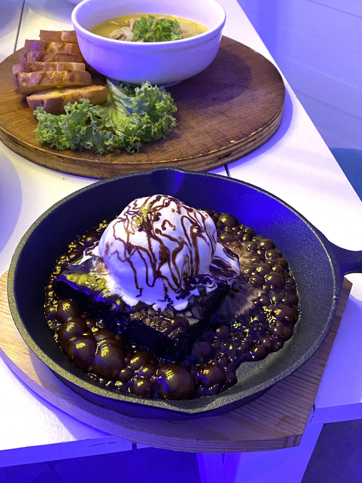 Puteh Rooftop Bar Melaka: The Coolest Bar In Town With Santorini Vibes ...