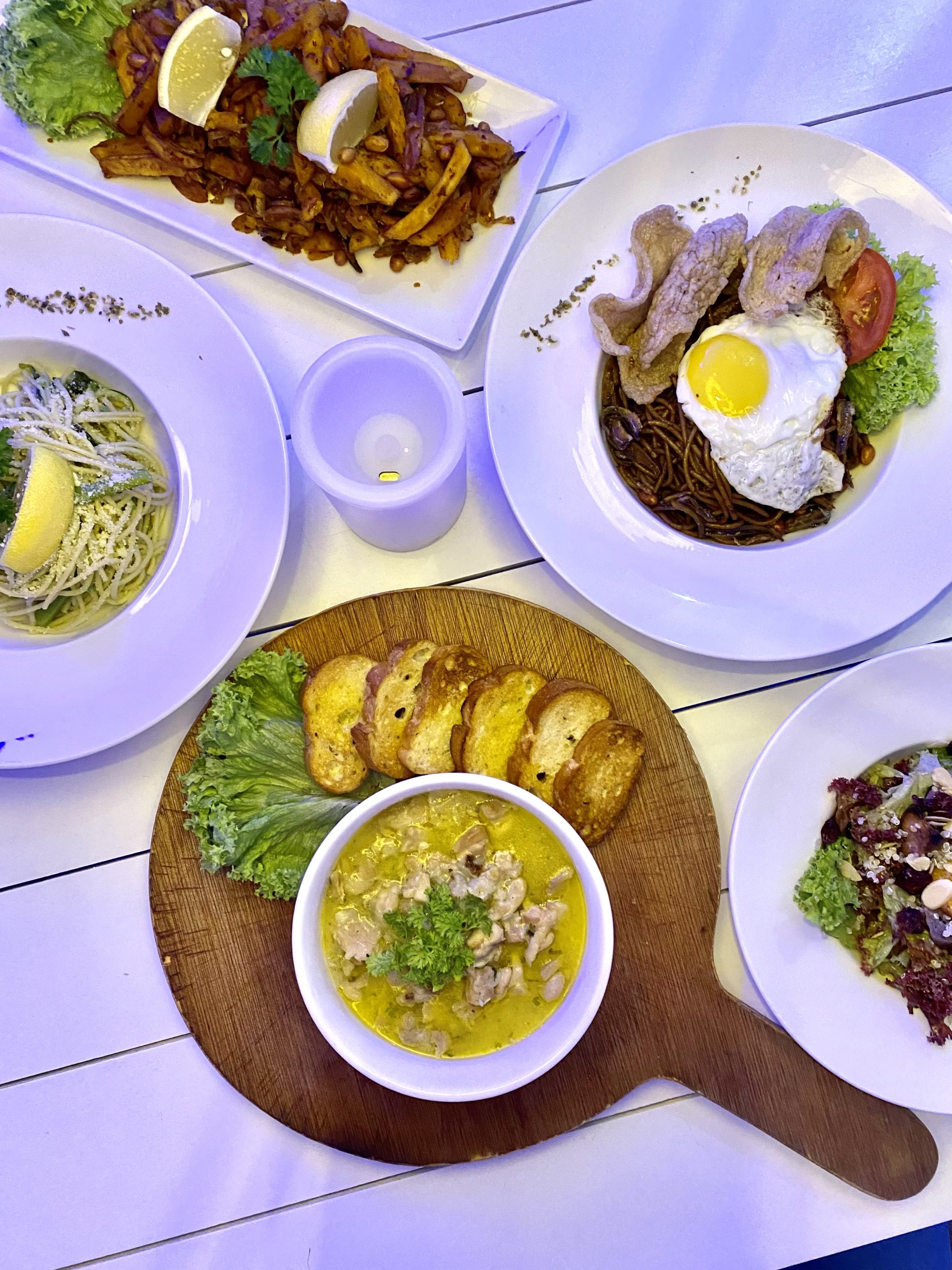 Puteh Rooftop Bar Melaka: The Coolest Bar In Town With Santorini Vibes ...